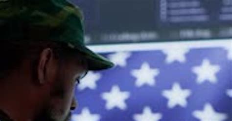 Vertical Video Us Soldiers Operating In A High Tech Cybersecurity Command Post Technology Stock