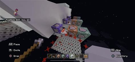 How Is This Comparator Being Powered R Redstone