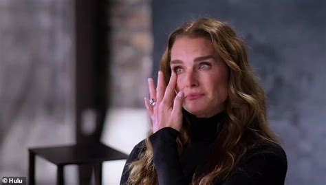 La Hija Menor De Brooke Shields Se Enteró De La Agresión Sexual De Su