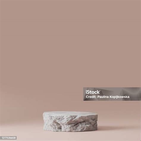 3d 그레이 스톤 포디움 디스플레이 공간 베이지 색 배경을 복사합니다 화장품 또는 미용 제품 프로모션 모형 내츄럴 러프 그레이 록 스텝 받침대 트렌디한 미니멀리스트 배너