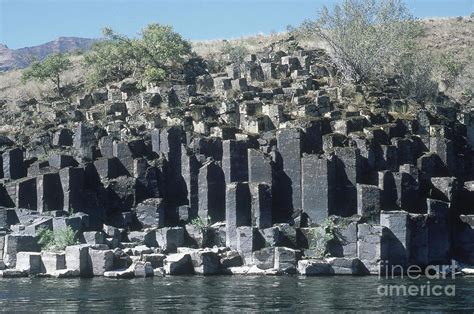 What Is Columnar Basalt At Robert Sandoval Blog