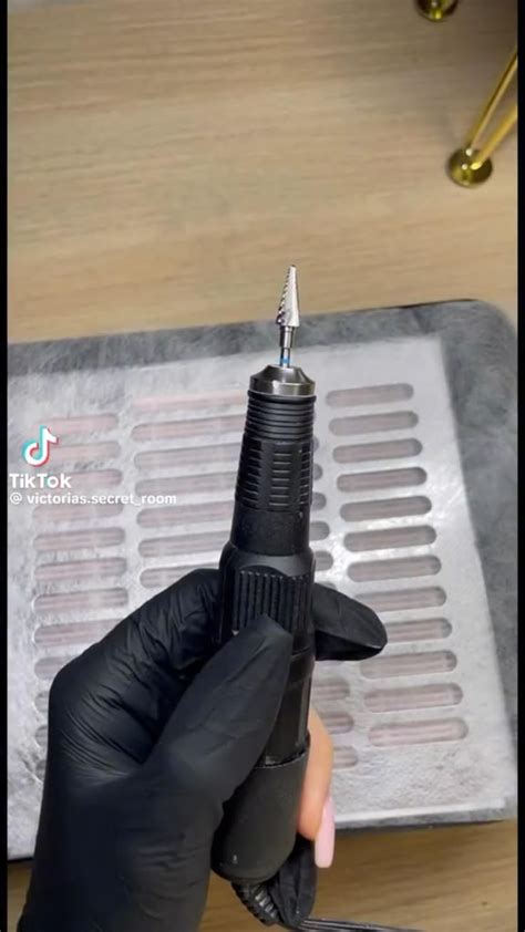 Pin By Pelinegra On Nails Natural Gel Nails Nail Tutorials How To