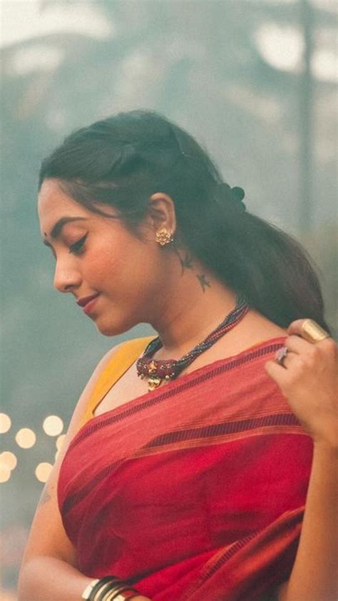 मी खूप नशिबवान आहे की मी खूप लहान असतानाच बाबा गेला असं का म्हणाली सखी गोखले