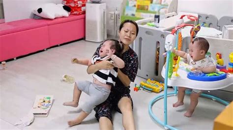 20세 싱글맘 이남희 18개월 된 동생 육아도 떠맡아친정엄마는 방치고딩엄빠