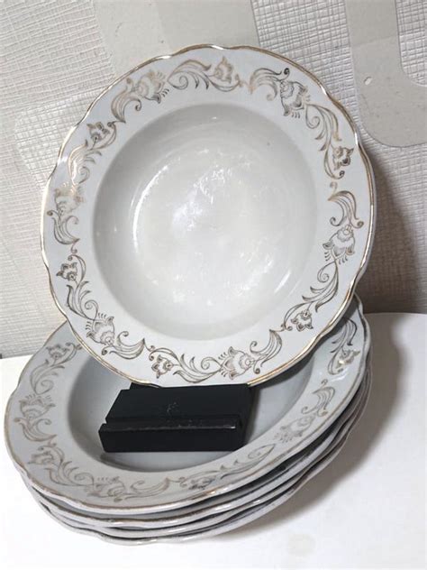 Винтажная глубокая фарфоровая тарелка корстень — цена 80 грн в каталоге Тарелки Купить товары