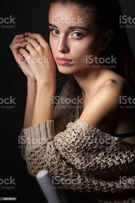 아름다운 모델 세로는 2015년에 대한 스톡 사진 및 기타 이미지 2015년 갈색 머리 관능 Istock
