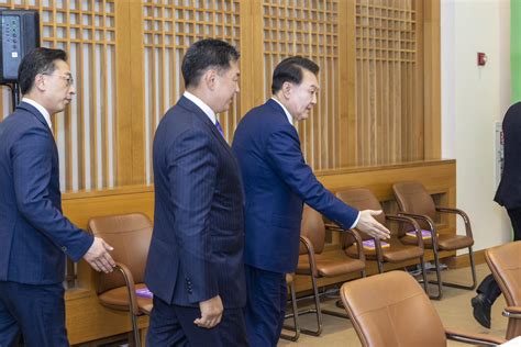 Монгол Улсын Ерөнхийлөгч У Хүрэлсүх БНСУ ын Ерөнхийлөгч Юн Сог Ёльтой уулзлаа E Mn