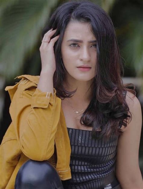 Ayesha Kapoor Web Series Age Net Worth Biography Details Breezemasti