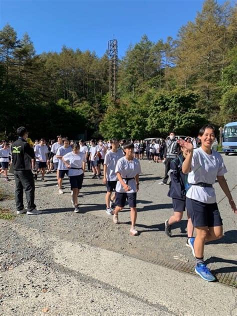第55回強歩大会女子スタート 山梨県立日川高等学校