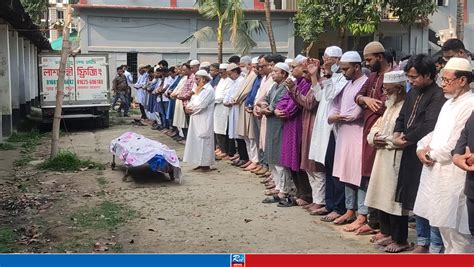 বাবার কবরের পাশে চিরনিদ্রায় শায়িত অবন্তিকা