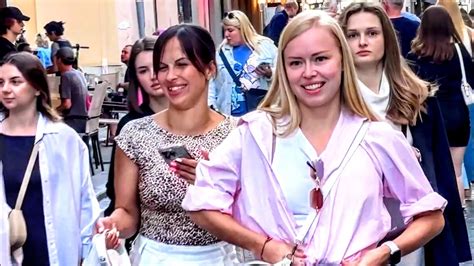Львів модні дівчата Вулиця Краківська Вірменська площа Ринок