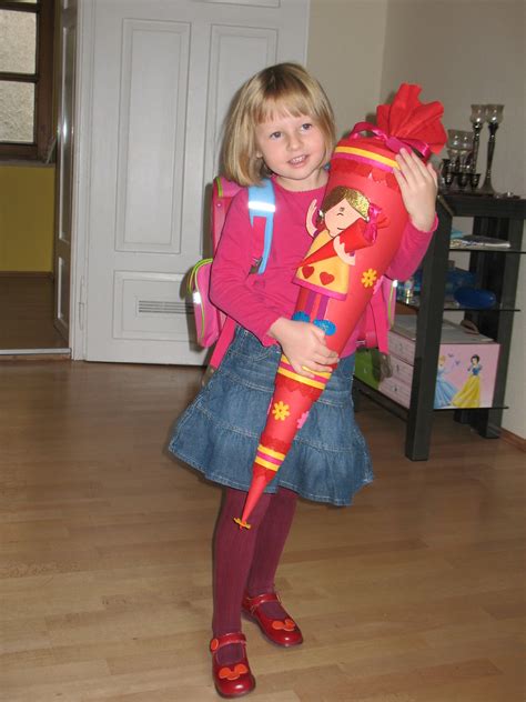 Snowflakes Blackvampires Schult Te School Cone Part