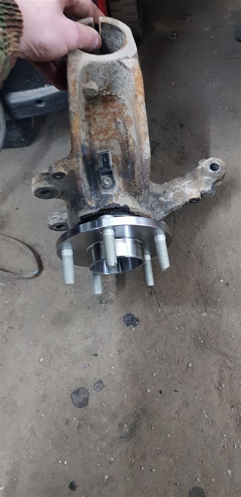 🛠️ Передние ступицы, шаровые опоры и замена пыльника привода — Volvo ...