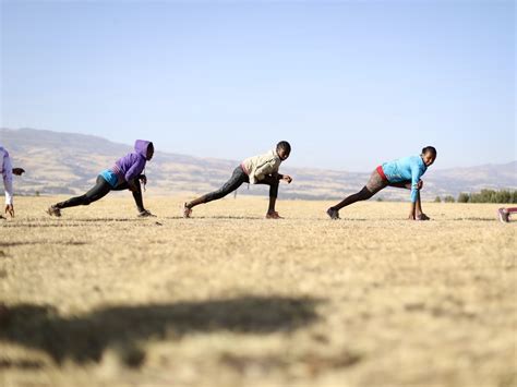 Dynamic Versus Static Stretching IRunFar