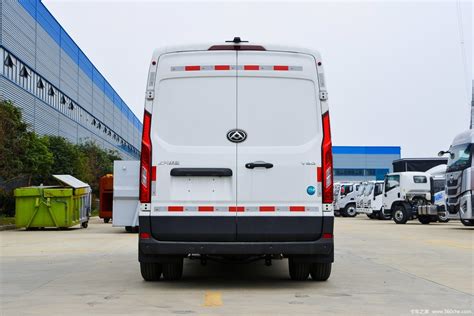 【图】上汽大通 V90 150马力 594米长轴高顶冷藏车后双胎程力威牌clw5044xlcsh6实拍图片1866403卡车之家