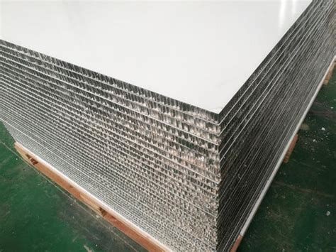 Hpl 벌집 패널의 2000 제곱 미터 수출 알루미늄 허니 콤 패널 뉴스 불산 Hwstronger 건축 자재 유한 회사