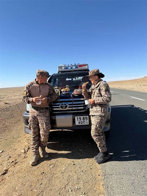 Tsahiur Mn ТЭД ХАЙРХАНДУЛААНЫ НӨМӨРТ ГҮЙЖ ЯВНА Зэвсэгт хүчний 123 дугаар ангийн хөгжимчин