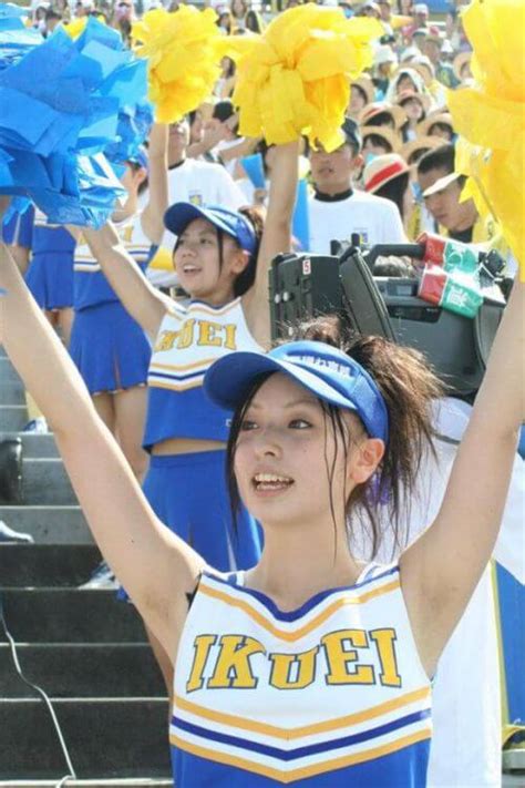 甲子園が楽しみだ！甲子園チアガールの脇、脇、脇 ちらちらちらべると