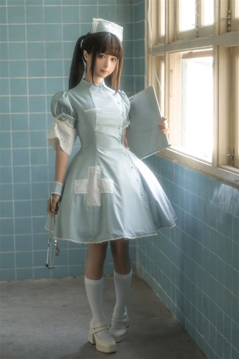 Coser 蠢沫沫 Vol 177 小护士 A Models Vibe Page 4