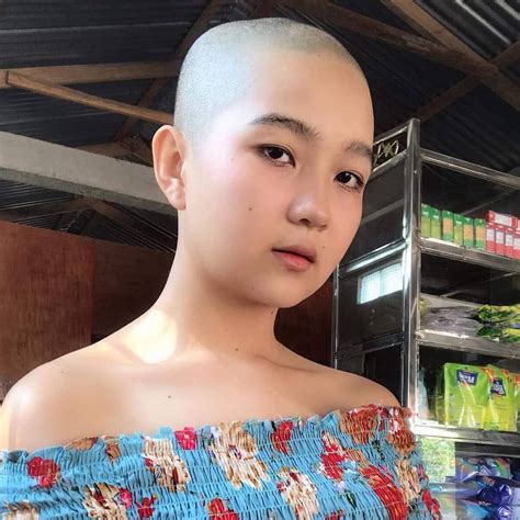 Hairdare Bald Smooth Headshave Closeshave Baldwoman Shavedhead