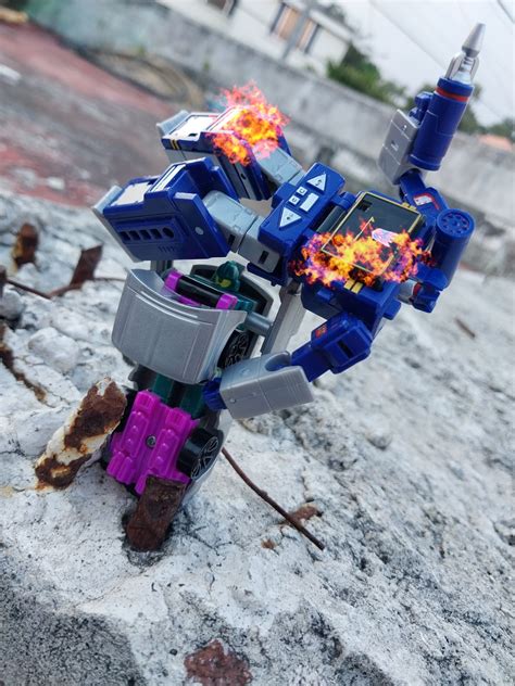 Caption This R Transformers