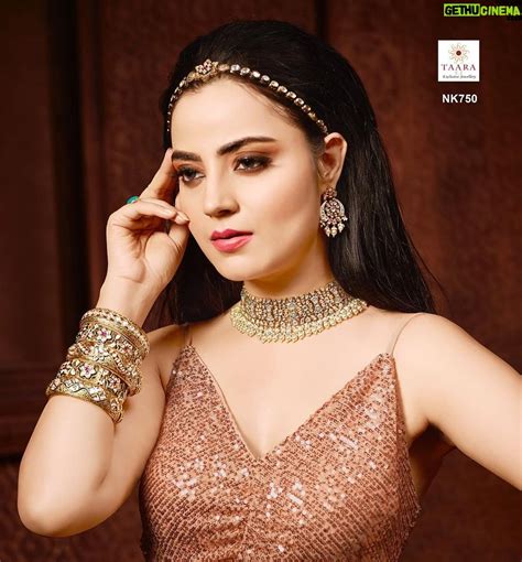 Minakshi Jaiswal Wiki Biography Age Gallery Spouse And More