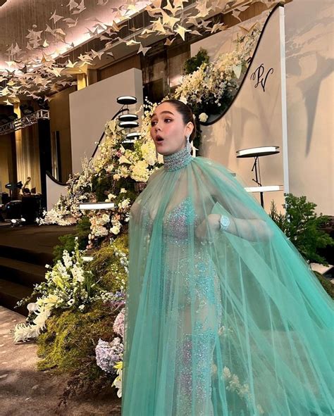 ชมพู่ ใส่ชุดเดรสซีทรู งานแต่งแพทริเซีย แม่ลูกสามสวยแอบเซ็กซี่