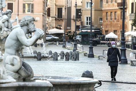 Итали Улаан өндөгний баяраар хатуу хөл хорио тавина