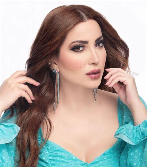 وصلة رقص مثيرة للفنانة السورية نسرين طافش تثير غضب متابعيها وطن