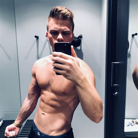 Justin Quill Cam Model Free Live Sex Show And Chat Stripchat