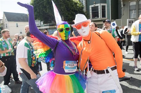Runners And Their Elaborate Costumes Brave The Rain For Bay To Breakers