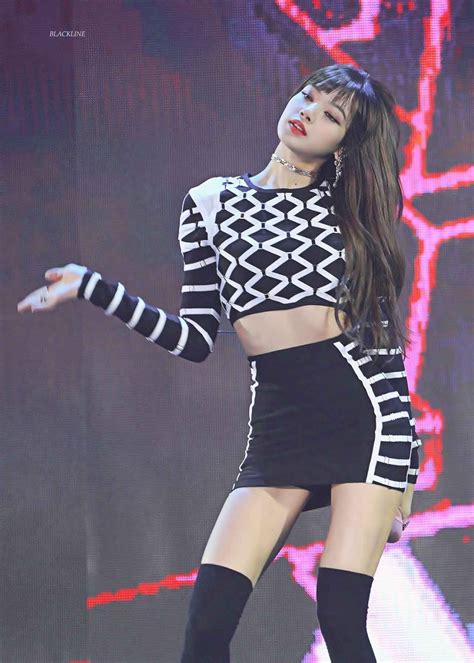 5 Times Blackpinks Lisa Proves That She Has An Amazing Body Bias Wrecker Kpop News