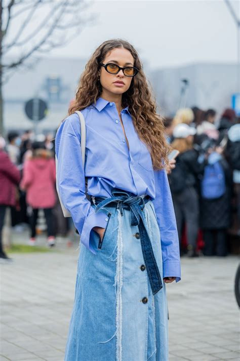 Streetstyle з чим носити джинсову спідницю цього літа Читайте на Ukr Net