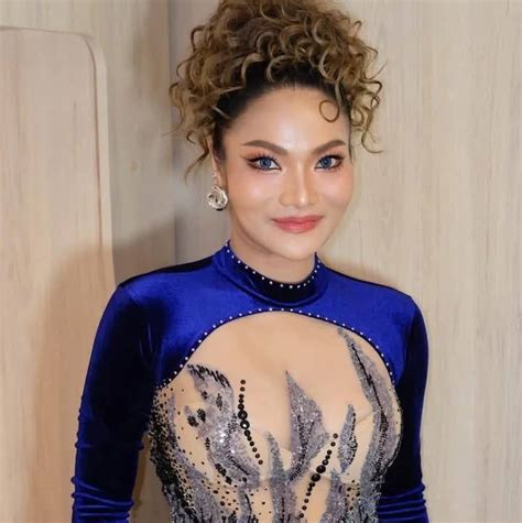 ใหม่ พัชรี ตลกๆ ม่วนๆ หย่าวๆ ลำซิ่งๆ สวยๆ งามๆพีน้อง ใหม่พัชรีแฟนคลับ ใหม่พัชรีแฟนคลับ