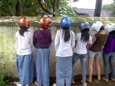 Perempuan Kencing Berdiri Sx L Sekadar Hiburan Dunia L