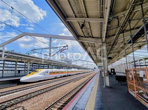 山陽新幹線、姫路駅、ホーム No 33375930｜写真素材なら「写真ac」無料（フリー）ダウンロードok