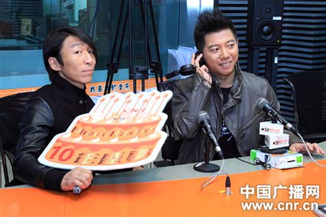 羽泉组合做客音乐之声10周年特别节目中国广播网