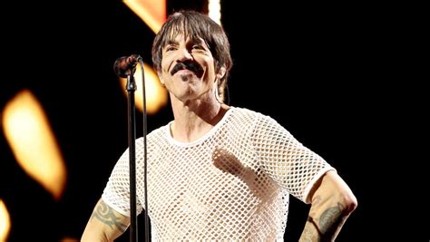 Red Hot Chili Peppers Frontman Anthony Kiedis Memoir Optioned By