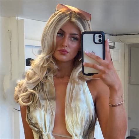 𝐌𝐨𝐥𝐥𝐢𝐞 𝐇𝐨𝐰𝐚𝐫𝐝 Molliehowardx On Threads