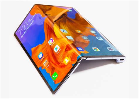Huawei Reveals New Foldable Smartphone To Challenge Samsung Maxim