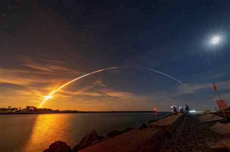 Nasas Next Generation Moon Rocket Lifts Off From Launch Complex 39 B
