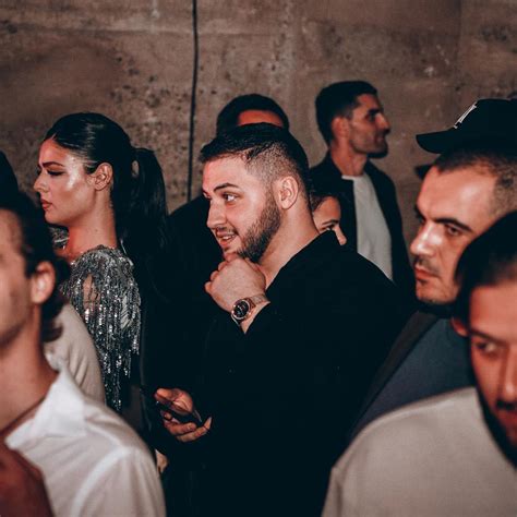 ელო ტოფაძე რო მბლოკავთ და მერე ფეიქებით მსტალკავთ Facebook