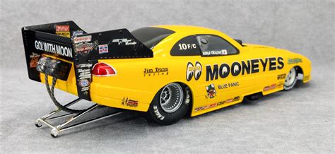 Revell “mooneyes” 1995 Dodge Avenger Funny Car Built Kit Spotlight