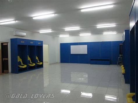 Ruang Ganti Mewah Stadion Di Indonesia Kaskus