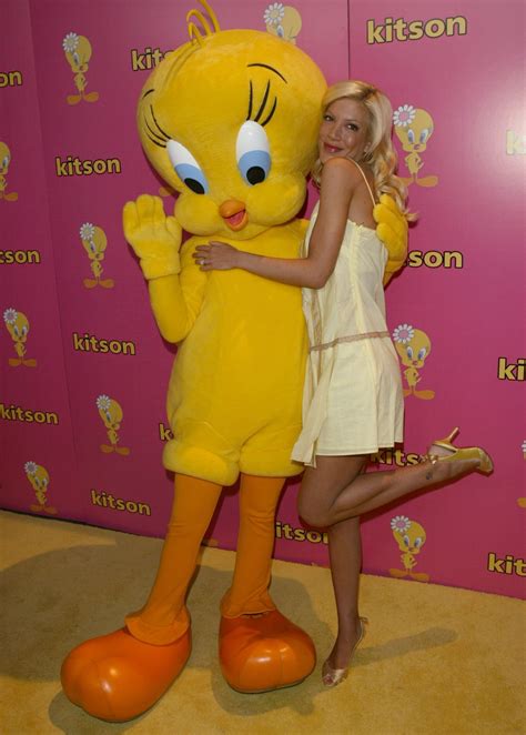 Tori Spelling S Feet