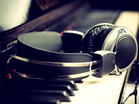 Here S Why Sexually Active Boys Watch More Music On Tv Hindustan Times