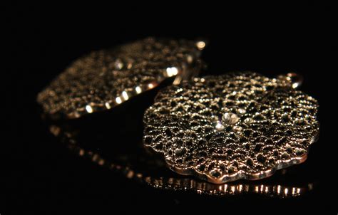 배경 화면 빛 그림자 반사 금속 검은 색 배경 보케 귀걸이 2537x1618 738110 배경 화면 Wallhere