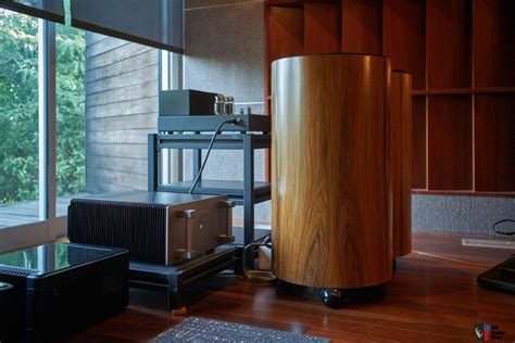Nearfield Acoustics Pipedreams A Timeless Reference Speaker Photo