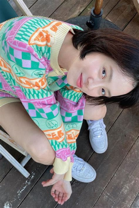 Mỹ nhân phim Sex is Zero tuổi U50 có làn da không tuổi nhờ 2 bước đơn giản