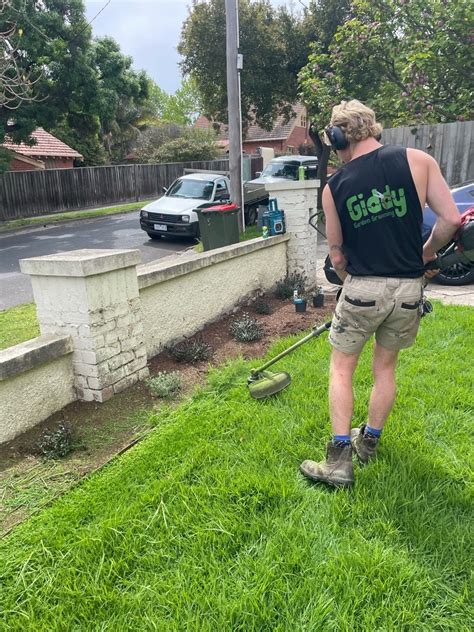 About Us — Giddy Garden Grooming